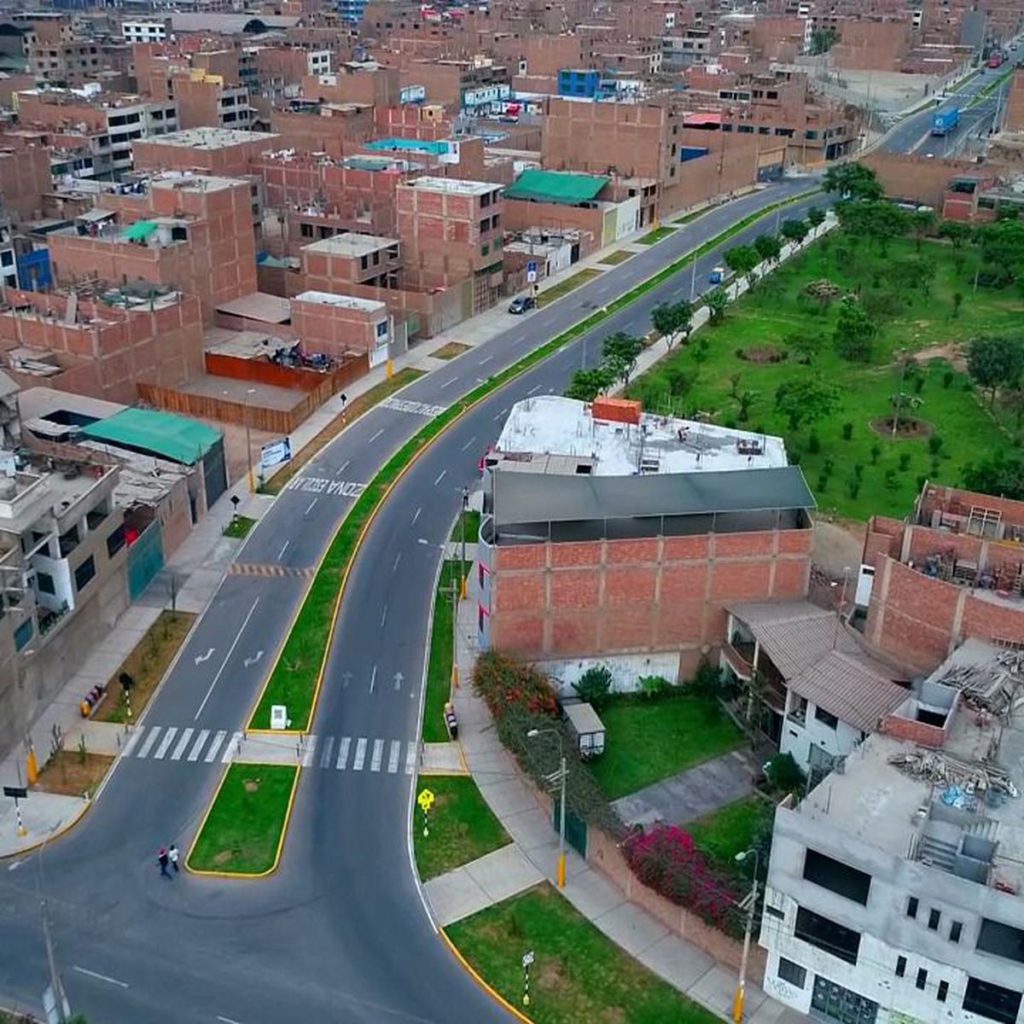 Ate: inauguran pistas y veredas de la Av. Colectora