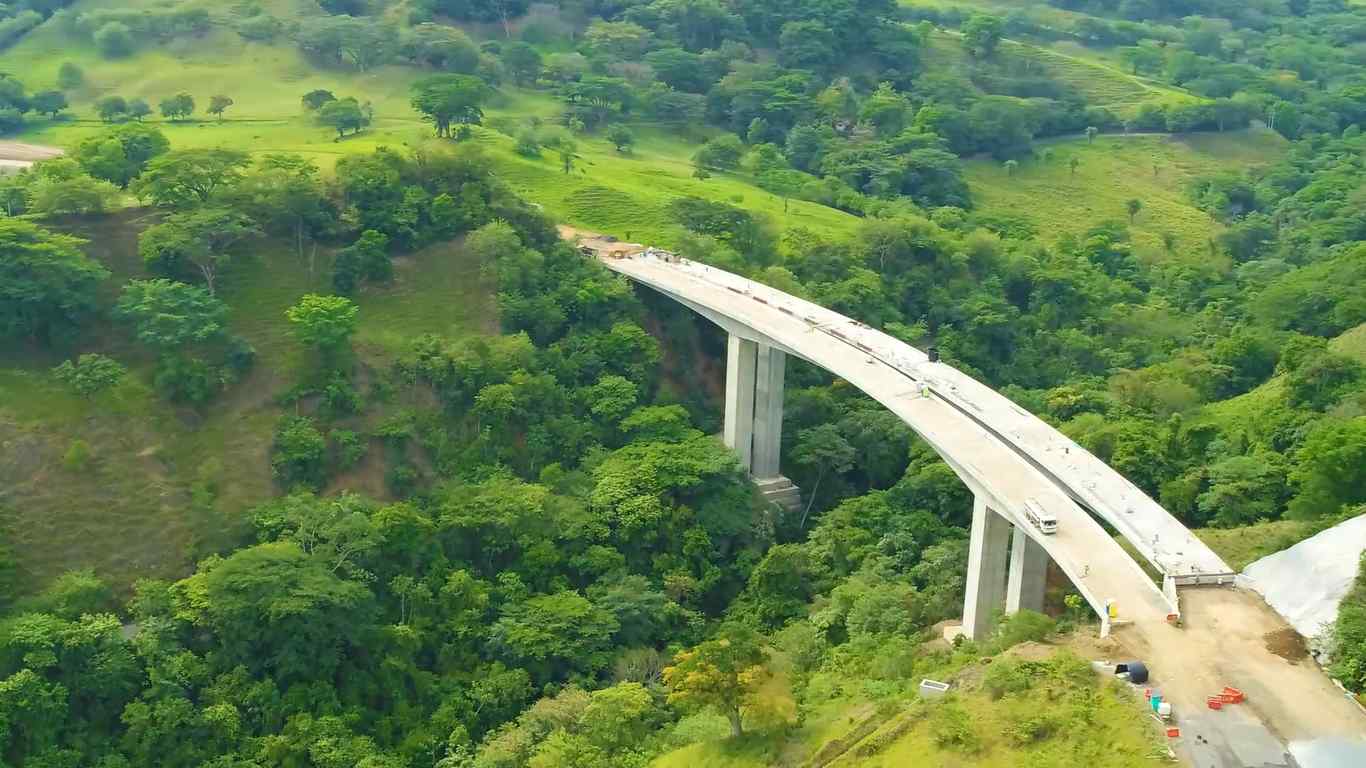 Colombia: construcción de la autopista Pacífico 1 presenta más del 72 % ...
