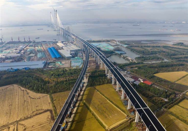 Imágenes | La construcción del puente atirantado más largo del mundo ...
