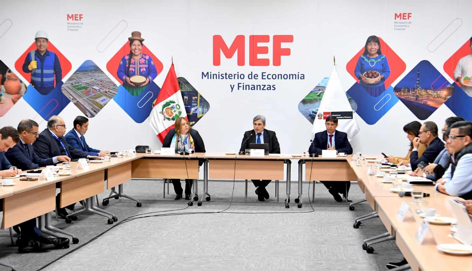 MEF crea subgrupo aéreo para potenciar competitividad y turismo